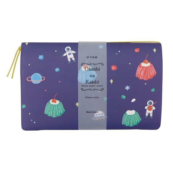 お茶の場面はもちろん、メモ用紙・簡易的なマスクケース・お菓子を乗せる皿替わりなど様々な用途にお使いいただける懐紙です。手触りの良い伊予和紙を使用しています。懐紙ケースつき。懐紙ケースはストーンペーパーを使用しています。ストーンペーパーは原料...