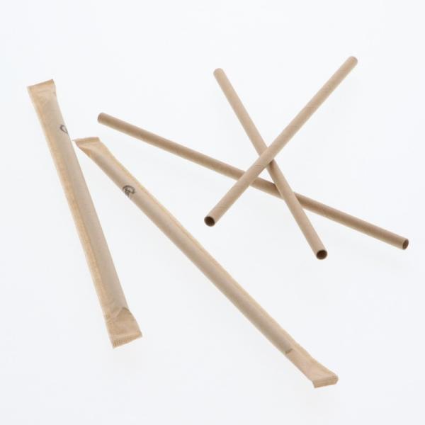 無漂白の未晒クラフト紙製の環境にやさしい紙ストローです。クラフト色はナチュラルな色合いで、カフェやイベント等どんな場面にもマッチします。１本ずつ袋に入ったタイプです。●入数：２００本直径６×全長１９７ｍｍ未晒クラフト紙