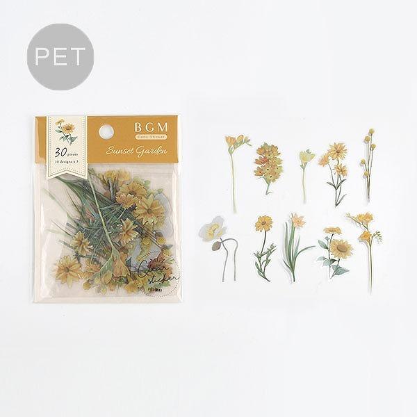 Make your day beautiful「平凡な日常にも、記憶にとどまるシーンは必ずある」をテーマに。手帳やギフトなど幅広く使えるおしゃれなフレークシールです。●素材：PET●10デザイン×3枚　合計30枚入り