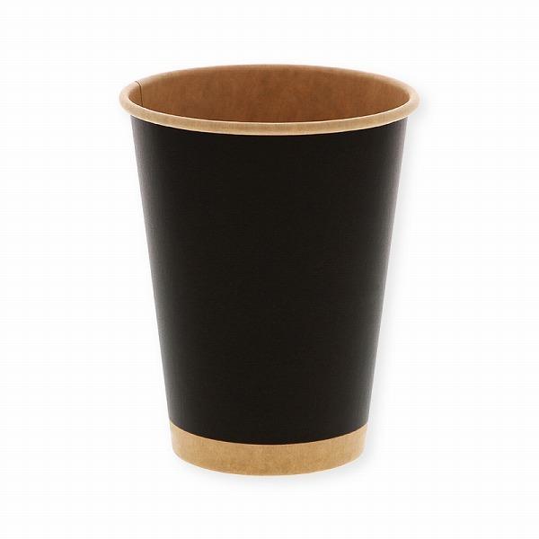 口径90×底径60×高111mmアイス・ホット兼用の紙コップです。両面PEコーティング加工で結露に強いので、特にコールドドリンクにおすすめです。クラフト地にオールマイティなブラックカラー。別売でステイオンタブタイプの飲み口付きリッド「HEI...