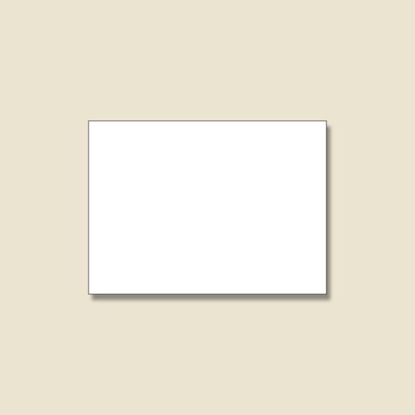 汎用性の高い白無地のカードです。●サイズ：95×130mm●材質：ケント紙【ご注意ください】商品に在庫数が表示されていない商品は自社販売と在庫を共有しているため、品切れとなる場合があります。また予告なくメーカー廃番となる場合があります。