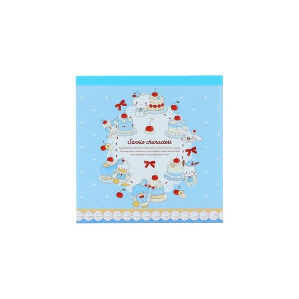 イチゴとサクランボをあしらった華やかケーキを顔kんでサンリオキャラクターズがラブリーな衣装でおめかし!見ているだけで幸せになれる、スイートなデザインでお楽しみください。傷がつきにくいPET表紙のメモ帳です。●サイズ:横95×縦95×厚さ10...