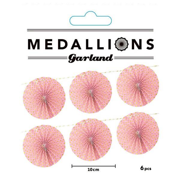 ホームパーティーやウェディング、バースデーパーティーなどに大活躍のパーティグッズです。 ゴージャスなゴールドが空間を華やかに演出します。 ●直径約10cm ●6個入り ●糸付き【ご注意ください】商品に在庫数が表示されていない商品は自社販売と...