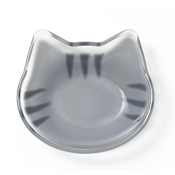 お食事の時間や、お茶の時間、大好きな猫ちゃんといつも一緒。猫耳がついた可愛いねこの形の豆皿です。アクセサリートレーにもお使いいただけます。※金属製のアクセサリーはお皿に傷がつく場合がありますのでご注意ください。※ガラス職人がひとつひとつ手作...
