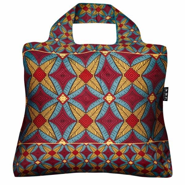 ファッションに合わせていろいろ使い分けしたくなるお洒落なデザインは海外セレブにも大人気☆大容量なのにコンパクトに畳めて持ち運びも便利！持ち手もしっかりしていて約20kgの荷物を入れても大丈夫です。●サイズ：約　幅50×高さ42×マチ7cm●...