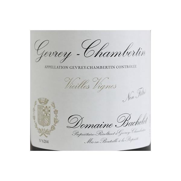 ☆フランス、ブルゴーニュ地方産ピノノワール種の赤ワイン☆デレ、シルヴィー、ジュスティス、ジュヌ・ロワからなる村名ジュヴレ・シャンベルタン。樹齢80年になるヴィエイユ・ヴィーニュである。房も実も小さく、自然に凝縮したワインが生まれる。これぞジ...