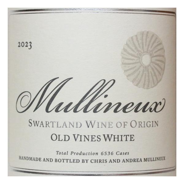 ☆南アフリカ、スワートランド産白ワイン。シュナン・ブラン 62%、クレーレット・ブランシュ13%、グルナッシュ・ブラン8%、ヴィオニエ 5%、セミヨン・グリ 10%、ヴェルデーリョ 2%☆2014年にジョンプラッターズワインガイドでワイナリ...