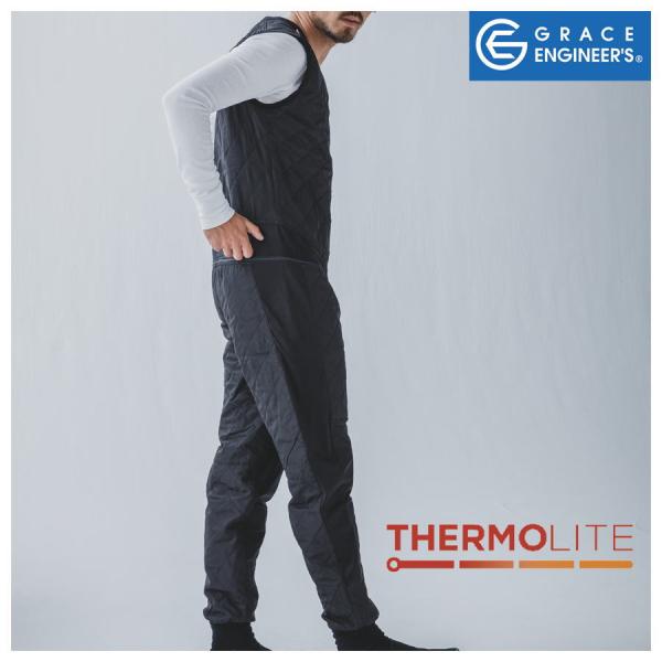 軽くて薄い!!保温性抜群の『THERMOLITE』中綿を使用したインナー用の防寒つなぎ。腰に設けた伸縮性のニットが、かがんだ時のっぱり感を解消。トイレに便利な腰割れファスナーを搭載。