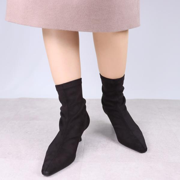 ファビオルスコーニ FABIO RUSCONI 【サイズ（約）】-【仕様】-【素材】スエード【カラー】SUEDE NERO【付属品】純正ボックス保存袋【注意】※こちらの商品は若干小さめの作りとなっております。※天然皮革を使用し、ハンドメイド...