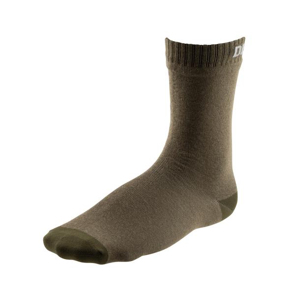 アウター、ライニング、インナーによる防水透湿三層構造の防水ソックスです。デクシェル防水ソックスの中で最も薄手となる『ウルトラシン クルー』は、防水ソックスでありながらも柔らかな肌触りで快適な履き心地を実現しています。インナー素材には環境に優...