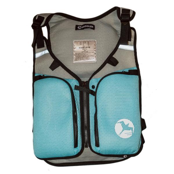 レーサー目線で開発されたプロ仕様のPaddling Floating Device (PFD）ハイドレーションポケット一体型（ハイドレーションは別売り）のPFDに、青空や海をイメージした新色BLUEが登場！着用後に下方向に引っ張るだけで調整...