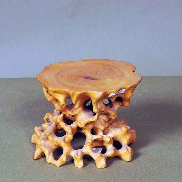 【商品説明】　根飾　10.5cm　　ミニ盆栽や山野草などに最適です。　　【サイズ】　　高さ：8.5cm　横幅：10.5cm　奥行：8.9cm【納期】　配達ご希望日時のご指定ができます。　お急ぎの場合は午前中までにご注文の場合、即日発送も可能...