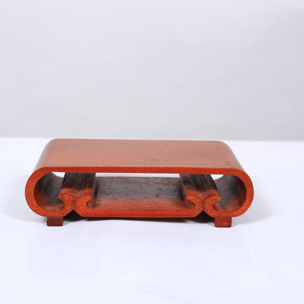 【商品説明】　小飾　長方 16ｃｍ　木製　ミニ盆栽や山野草の撮影、展示用におすすめです。　　【サイズ】　横幅：約16.5cm　奥行：約9.5ｃｍ　高さ：約4.7ｃｍ【納期】　配達ご希望日時のご指定ができます。　お急ぎの場合は午前中までにご注...