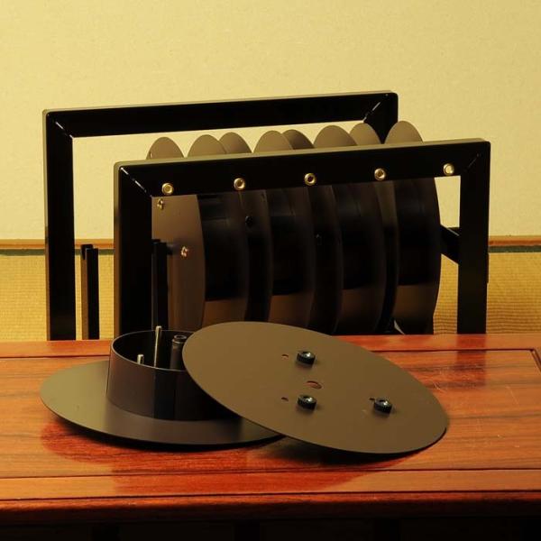 5種類の銅線やアルミ線を巻取り使いやすく管理します。リールは独立していますので単独で取り外しが可能です。重なるように設計されていますので2台以上使用の場合もスペースをとりません。(前のベンリールとは重ねられません） 市販のアルミ線をそのまま...