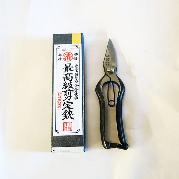 【商品説明】　山形印　剪定芽切鋏　(有)工藤製鋏所　日本製【サイズ】　全長：約190ｍｍ　重量：203ｇ【納期】　配達ご希望日時のご指定ができます。　お急ぎの場合は午前中までにご注文の場合、即日発送も可能です。【配送業者】 　ヤマト運輸【配...