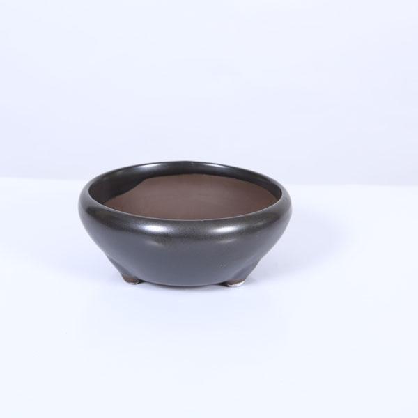 商品説明国産黒鉄鉢　4号 　＊数量物の為、多少大きさ・色味に違いがございます。　サイズ　鉢径：約13.0cm　高さ：約6.0cm   納期：配達ご希望日時のご指定ができます。お急ぎの場合は午前中までにご注文の場合、即日発送も可能です。配送：...