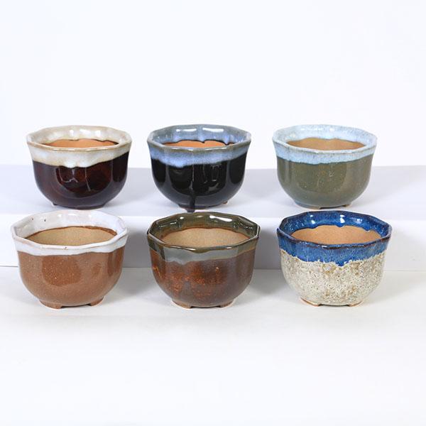 商品説明瀬戸焼丸鉢　3.5号瀬戸焼愛知県瀬戸市とその周辺で生産される陶磁器の総称。日本六古窯として日本遺産に認定される。日本で陶磁器一般を指す「せともの」という言葉ができるほど、歴史と伝統を有する日本を代表するやきものです。※ご希望の色をお...