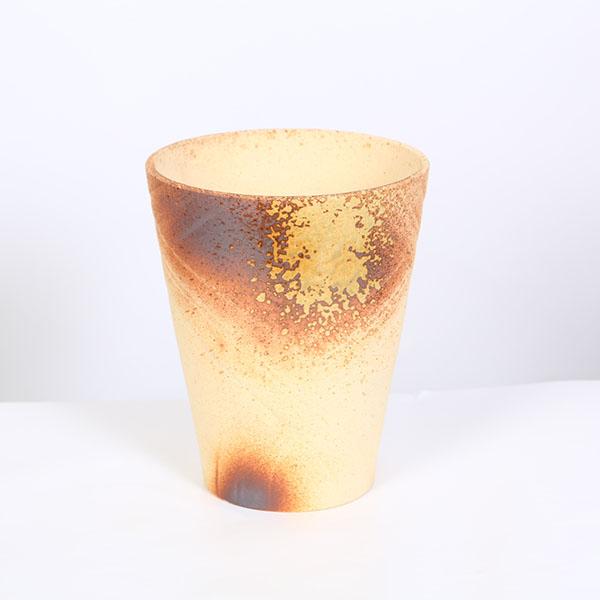 商品説明瀬戸焼鉢 　丸鉢＊数量物の為、多少大きさ・色味に違いがございます。　サイズ　鉢径：約16.0cm　高さ：約19.5cm納期：配達ご希望日時のご指定ができます。お急ぎの場合は午前中までにご注文の場合、即日発送も可能です。配送：【配送業...