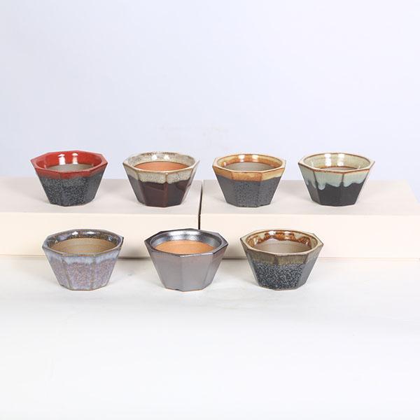 商品説明瀬戸焼八角鉢愛知県瀬戸市とその周辺で生産される陶磁器の総称。日本六古窯として日本遺産に認定される。 日本で陶磁器一般を指す「せともの」という言葉ができるほど、歴史と伝統を有する日本を代表するやきものです。※ご希望の色をお選び下さい。...