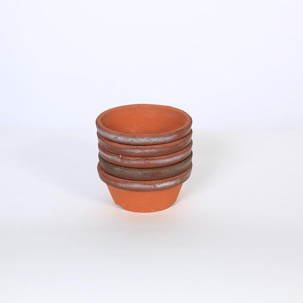商品説明【中古】素焼き鉢　駄温　3号浅　5個セット日本国産　駄温鉢。※洗わず土ホコリ苔等がついたままお送りしますので大変汚れております。※この商品は中古になります。水あかなどの汚れ・すり傷・変色や、使用には差し支えのない程度の欠けのあるもの...