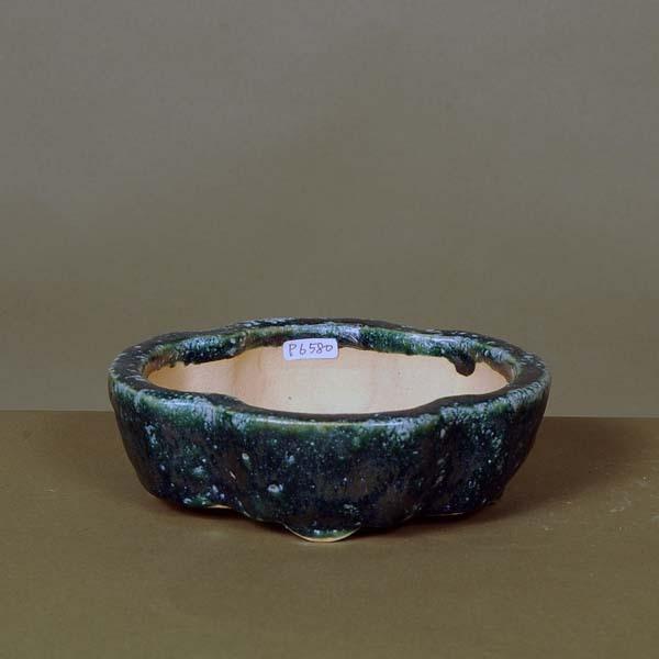 商品情報　浜重兵衛(じゅうべい)　モッコ鉢現代小鉢作家。大阪で作陶されています。元々、盆栽が好きな方ですので、成育に適したものを作陶されています。ぽってりと釉薬を使用され、重量感があります。　鉢幅：約15.5ｃｍ　奥行：約14.4ｃｍ　高さ...