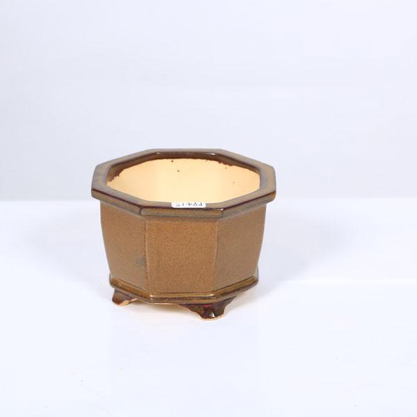 英明（燿山）　足付八角鉢本名：清水　英明。燿山を父に持ち、常滑でも有数の釉薬大家。製品は小・中品釉物鉢が主。基本的に丸鉢はロクロ、それ以外は押型。職人として優秀かつ求めやすい商品を提供することと、作家としての個性的表現を両立されることを目指...