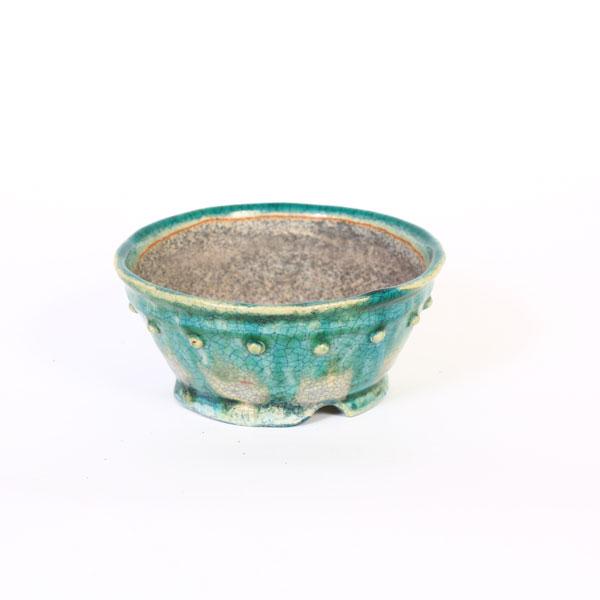 商品説明越前文山　丸鉢本名：伊藤 薫福井県出身。地元に伝わる越前焼に則って独自の作風を確立。釉薬の発色が美しく、個性的な形状に挑戦されています。サイズ　鉢径：約15.8cm 　高さ：約7.3cm