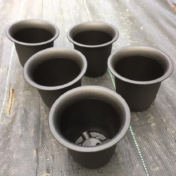3号の黒いプラスチックポット、5個セットです。深めですので、サボテン・多肉植物の植え替え・育成に最適！幅：9.7ｃｍ　高さ：8.5ｃｍ