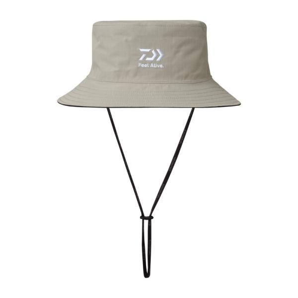 防水透湿性に優れるRAINMAX素材を採用したレインハット。額が濡れないようつばと本体の接合部まで防水性を保つ仕様。風で飛ばされにくいよう、取り外し可能な顎ひも付き。つば裏はブラックで水面の照り返しを防ぎ、見やすくなっている。マットな生地感...