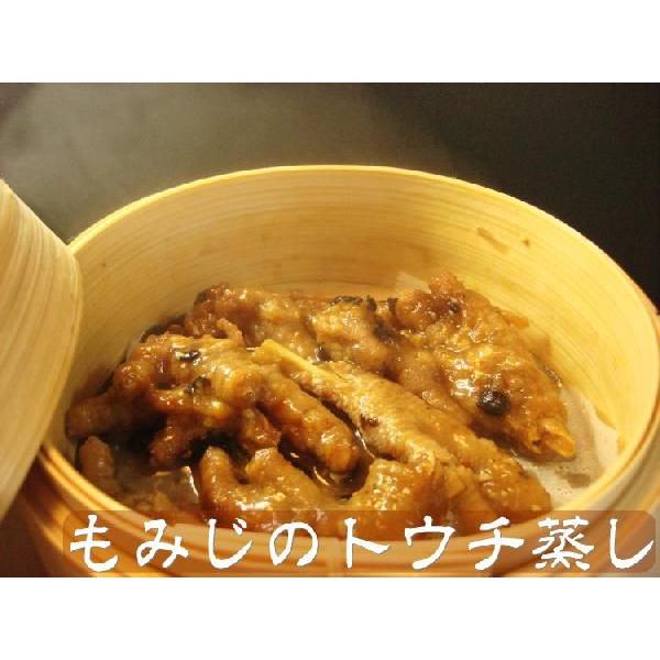 国産鶏の足（モミジ）の珍味。コク深いトウチで蒸してやわらかくしたトウチ蒸しです