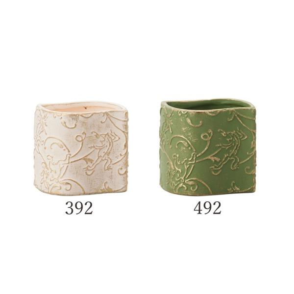 【商品仕様】幅8×奥行7×高さ8cm素材:ストーンウェア/ペイント・箔仕上スポンジサイズ:1/8本【お伝えしたいこと】※粘着性の強いテープを貼ると、表面の箔・塗装等の仕上が剥がれる恐れがあります。 白、アイボリー、クリーム、緑、グリーン ベ...