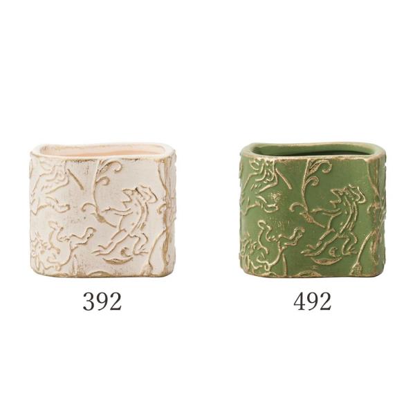 【商品仕様】幅7.5×奥行5.5×高さ6.5cm素材:ストーンウェア/ペイント・箔仕上スポンジサイズ:1/16本【お伝えしたいこと】※粘着性の強いテープを貼ると、表面の箔・塗装等の仕上が剥がれる恐れがあります。 白、アイボリー、クリーム、緑...