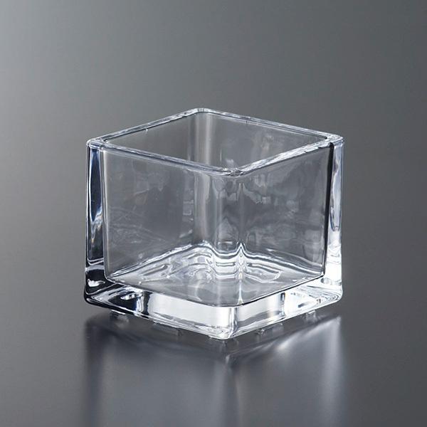 【商品説明(素材)】一辺の長さ7.5cm高さ7cm素材:ガラス※フタ(777-116)と合わせてご使用いただけます。※ティーライトキャンドルに対応※ガラス製品には多少の気泡・巻き線が入る場合があります。並べて、重ねて、ずらして、シンプルだけ...