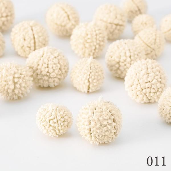 約1.5~2cm(約35g・約25~30個)( allp5 )(10_dras)(15_asoh)ユニークな形・質感が特徴の木の実です。オーロララメの輝く優しいペイントカラーです。 木の実 フルーツ 果実 ナッツ ドライ 自然素材 ドライフ...