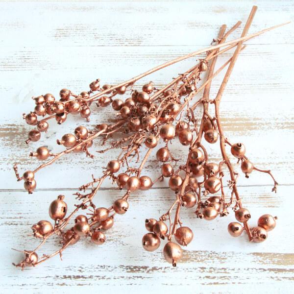 【商品仕様】全長約45~50cm実の部分直径約1.5cm1個辺り約15g6本入り( sfydry )( nfruits )( gldslvpt )( xmasberry )( sfyxmasd )( allp5 )大きく存在感のある実が人気...