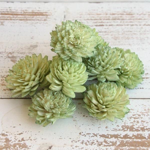 【商品仕様】約4cm/個10輪※すべて手作業で製造しているため、表記のサイズよりも小さいものが混じる場合がございます【お伝えしたいこと】こちらの商品はソラの木の茎で作られているハンドメイドフラワーという特性上一部に素材のままの茶色い部分や木...