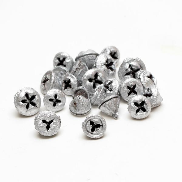 【商品仕様】実径:約1.5~2.5cm【お伝えしたいこと】※木の実は自然素材の性質上、割れや欠け・潰れが含まれる場合があります。( 10_dras )( allp5 )ボタンのような形が面白いユーカリの実です。アレンジに彩りを添えてくれるシ...