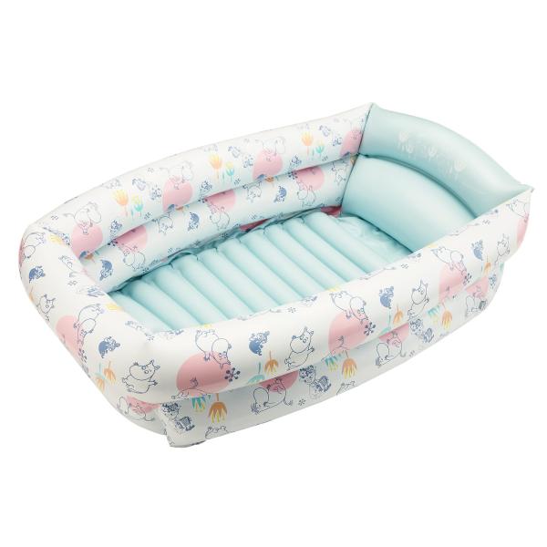 【商品名】　永和 ムーミンふんわりコンパクトバス ブルー 【商品説明】　・対象年齢:0ヶ月~6ヶ月まで(目安)・底に水抜き栓付きが付いているので、ラクに排水できます。・引っ掛けフック付きなので、乾かしながら保管できます。・空気を抜けばコンパ...