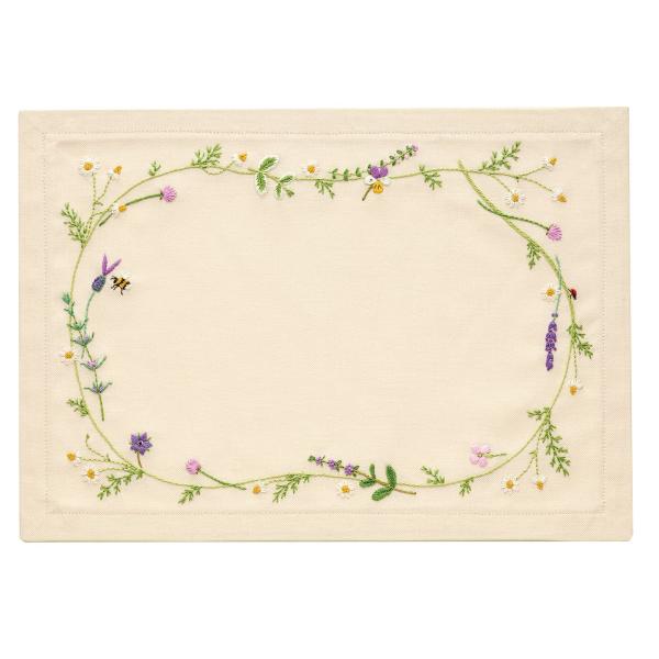 【商品名】　オリムパス製絲 ししゅうキット「my sweet garden」 No.9027 ハーブ(ティーマット) 【商品説明】　・対象性別 :男女共用・本体サイズ :出来上がりサイズ (約) 縦24cm×横34cm 【サイズ】　高さ :...