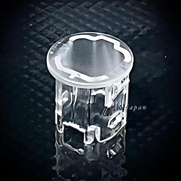 スズキ車用 オートライト センサー レンズ 透明 鈍感 クリア レンズ 適合センサー品番：38680-62R00本製品に交換することでセンサーの感度を下げ、点灯タイミングを遅らせることが出来ます。わずかな明暗でオートライトが点灯してしまうこ...