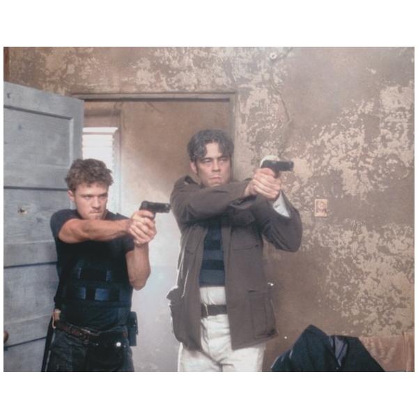 約20.3x25.4cmのサイズの写真です。直輸入品です。プリント紙はコダック、もしくはフジカラーです。