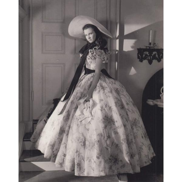 約20.3x25.4cmのサイズの写真です。直輸入品です。プリント紙はコダック、もしくはフジカラーです。