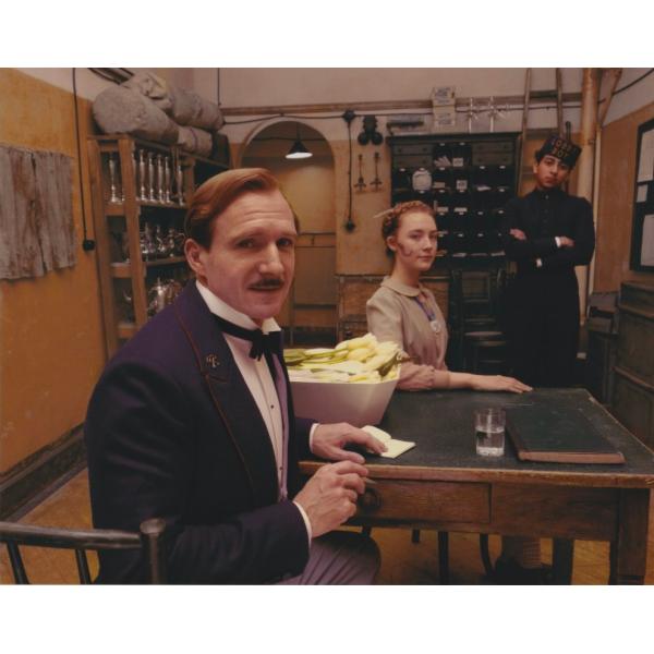 約20.3x25.4cmのサイズの写真です。直輸入品です。プリント紙はコダック、もしくはフジカラーです。