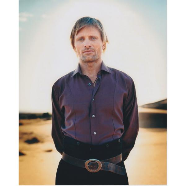 約20.3x25.4cmのサイズの写真です。直輸入品です。プリント紙はコダック、もしくはフジカラーです。