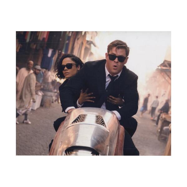 約20.3x25.4cmのサイズの写真です。直輸入品です。プリント紙はコダック、もしくはフジカラーです。