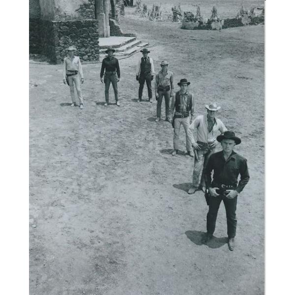 約20.3x25.4cmのサイズの写真です。直輸入品です。プリント紙はコダック、もしくはフジカラーです。