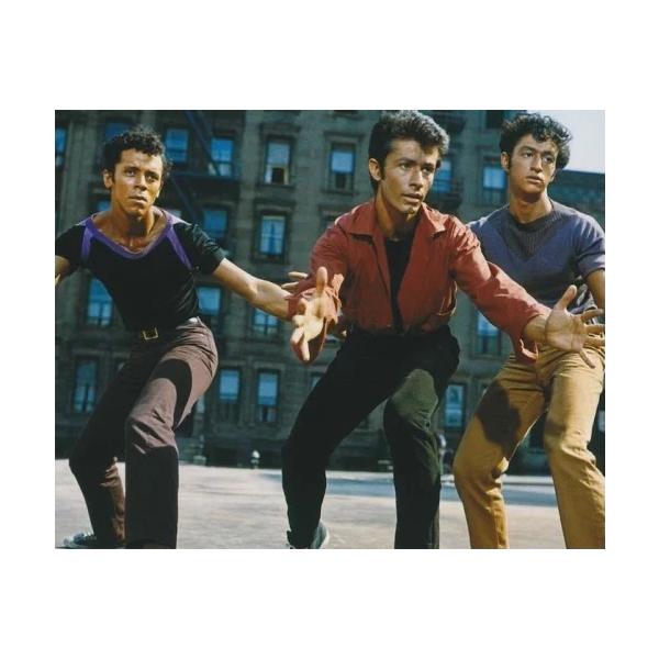 約20.3x25.4cmのサイズの写真です。直輸入品です。プリント紙はコダック、もしくはフジカラーです。