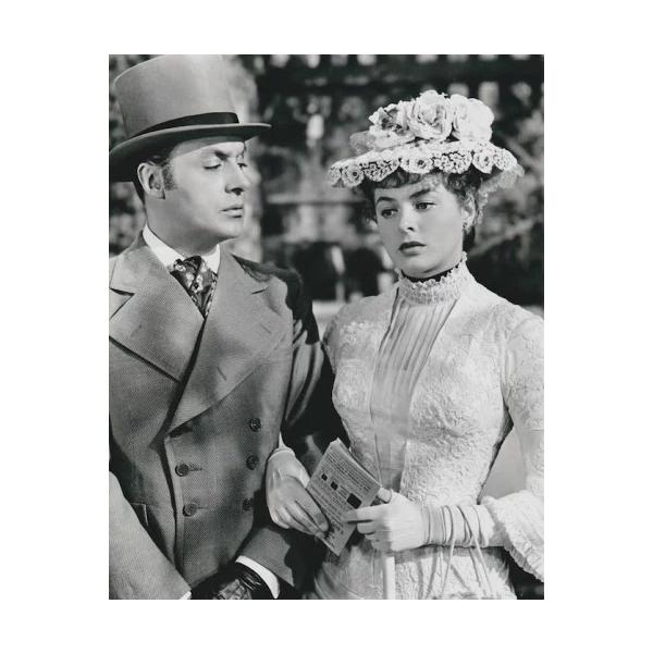 約20.3x25.4cmのサイズの写真です。直輸入品です。プリント紙はコダック、もしくはフジカラーです。