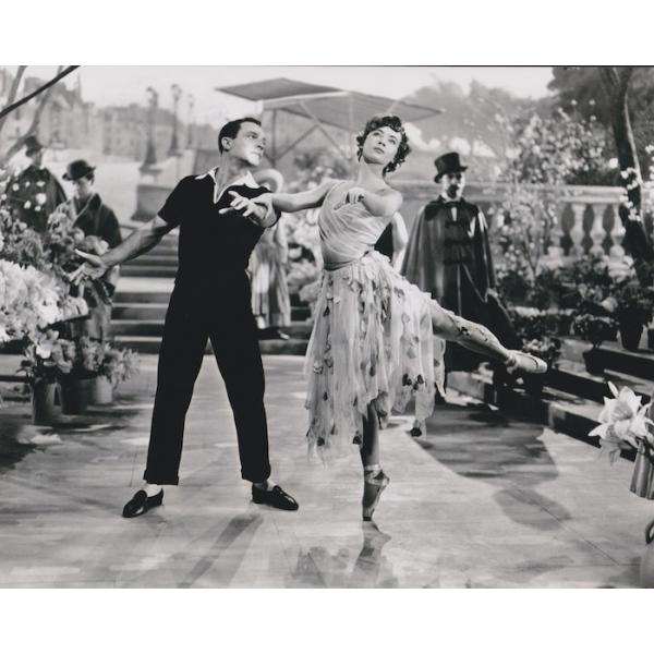 約20.3x25.4cmのサイズの写真です。直輸入品です。プリント紙はコダック、もしくはフジカラーです。