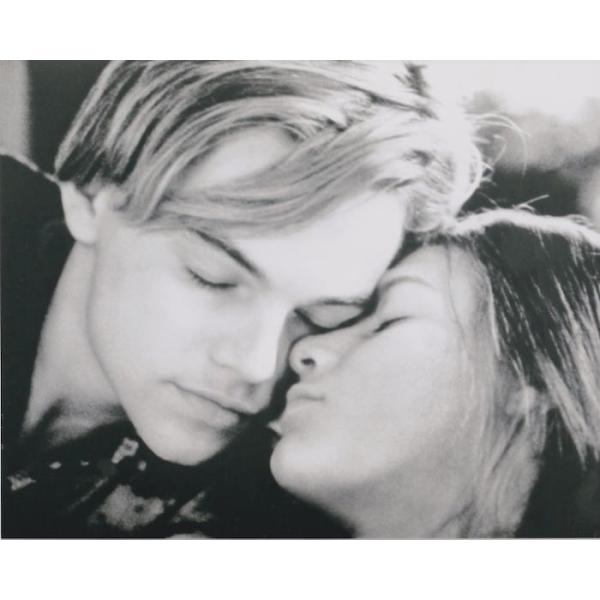 約20.3x25.4cmのサイズの写真です。直輸入品です。プリント紙はコダック、もしくはフジカラーです。